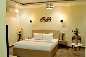 Suite-Estúdio Deluxe, 1 quarto, Vista para a cidade | Com decoração personalizada 