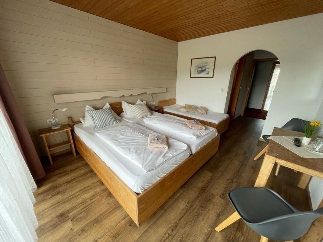 Doppelzimmer Für 3 Gäste Mit 21m² In Rohrdorf/ot Lauterbach (266206) - Neubeuern