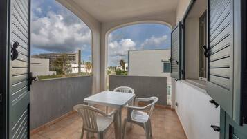 Apartamento, varanda, Vista para a cidade | Varanda