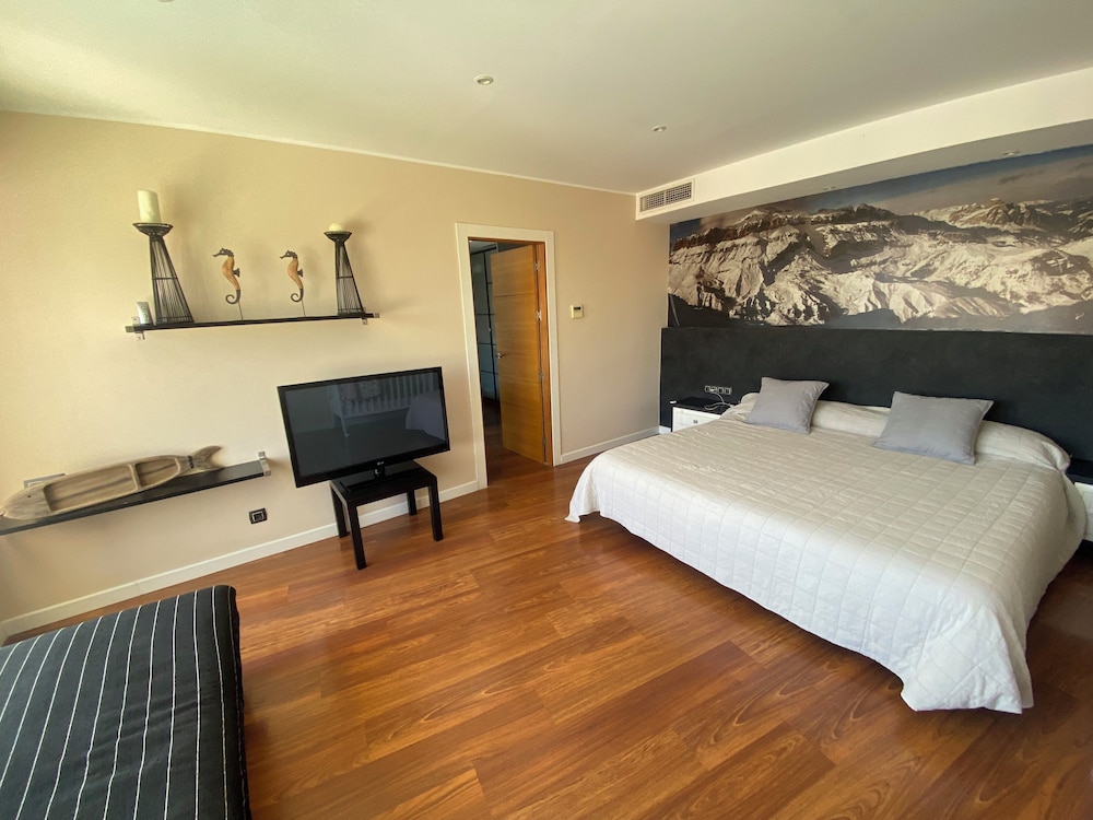 Tranquilium House Torremolinos, A Peaceful Villa Close To Everything - Torremolinos