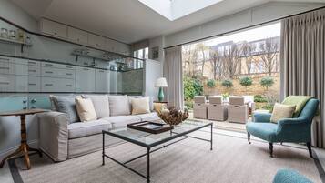 Apartamento (4 Bedrooms) | Área de estar