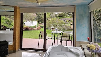 Sala(s) para tratamentos a casais, sauna, banheira de hidromassagem