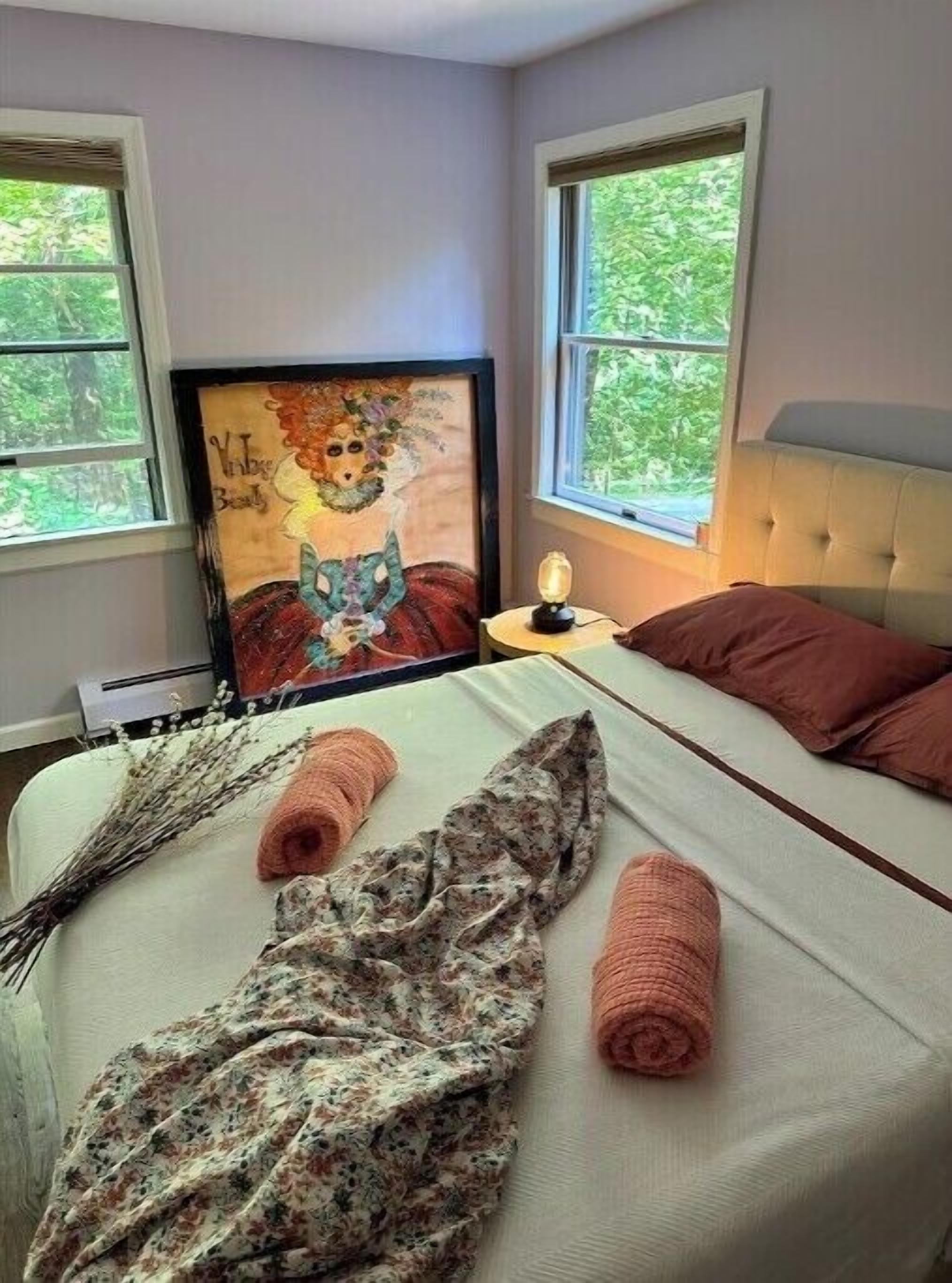 Nature's Nest - Indoor/outdoor Forest Retreat; Fire Pit; Fireplace; Onsite Brook - Litchfield, CT