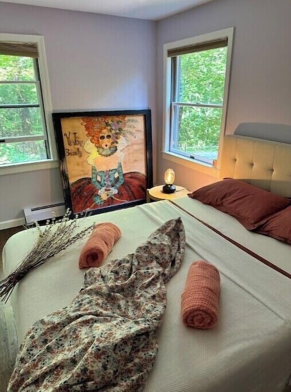 Nature's Nest - Indoor/outdoor Forest Retreat; Fire Pit; Fireplace; Onsite Brook - Waterbury, CT