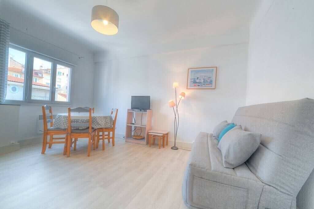 Upstays Beachfront Calm 45m² Apartment - Cannes