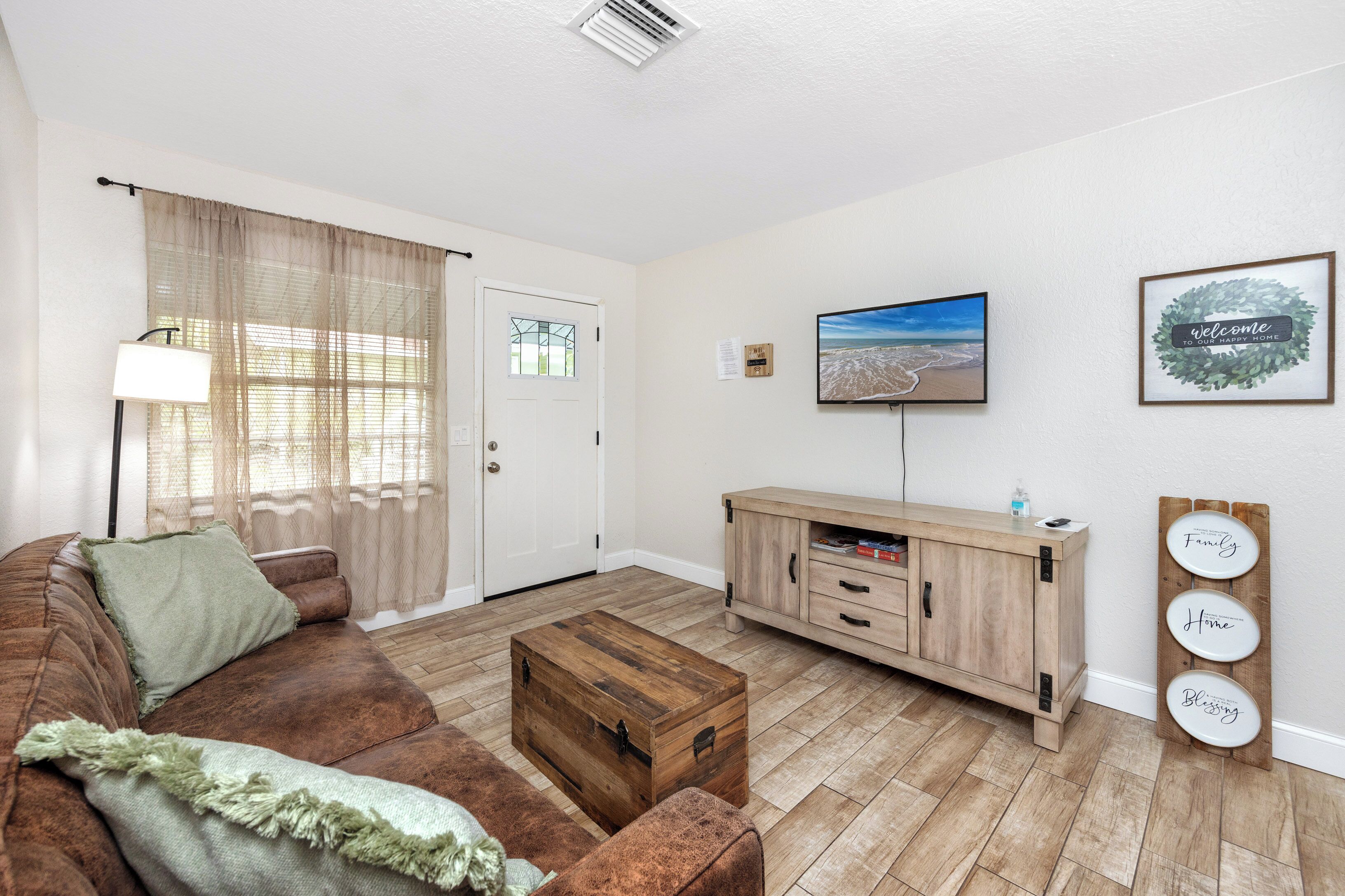 1 Block To Dwnt/7min To Beach/king Bed/free Parking - New Port Richey, FL