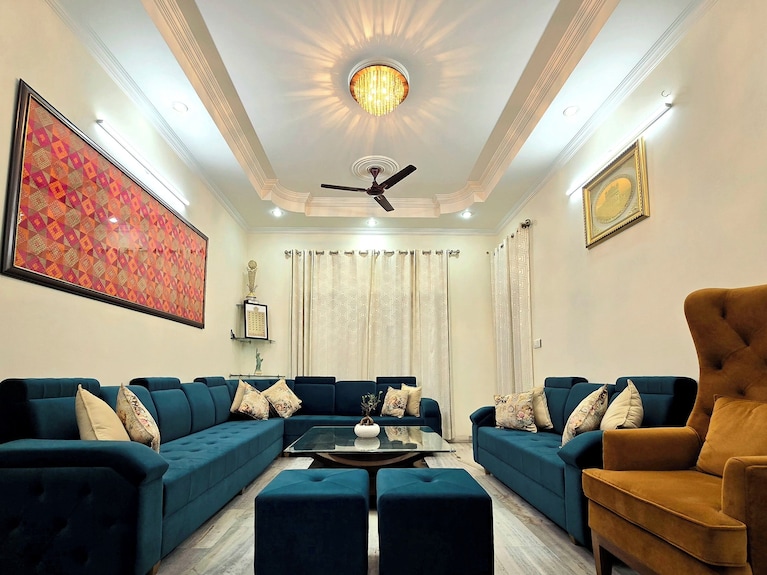 Kanwar Homestay - Posh/wifi/kitchen/gardens/carpark - アムリトサル