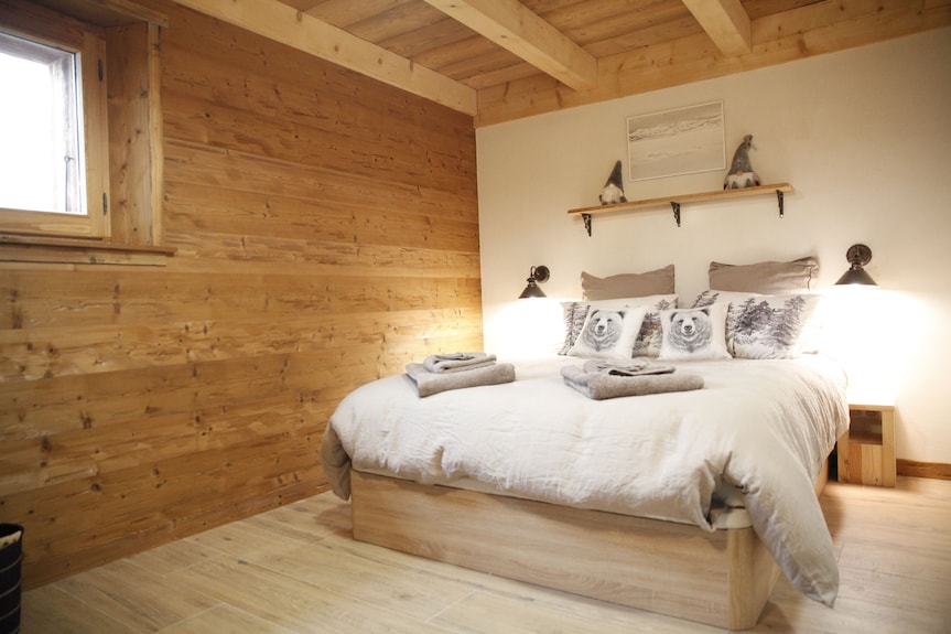 Chalet La Trafolée : L'été Au Milieu Des Alpages, L'hiver Au Bord Des Pistes. - Thônes