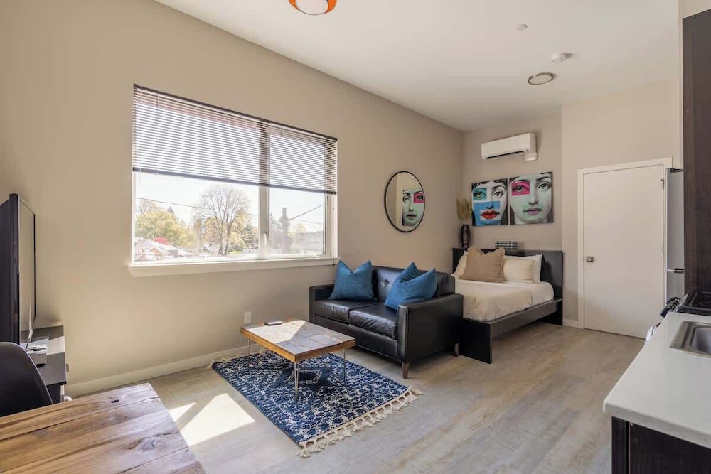 Sunny Studio Apartment - Food Carts, Coffee & Bars - Portland