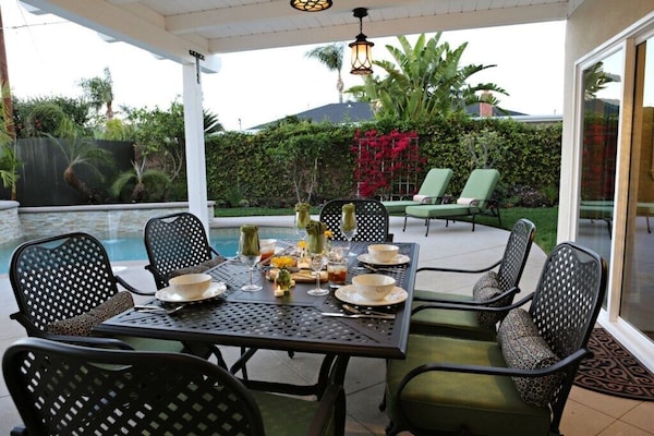 Fabulous 6 Bedroom , 4 Bath Pool W/jacuzzi Home - Orange, CA