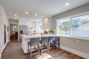 Casa, várias camas, acesso à piscina, vista para a piscina (Destination #44) | Cozinha privada | Uma cafeteira/bule, uma chaleira elétrica 