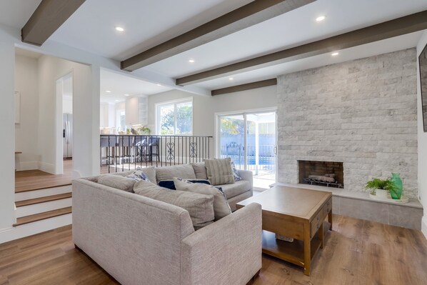 Casa, várias camas, acesso à piscina, vista para a piscina (Destination #44) | Sala de estar