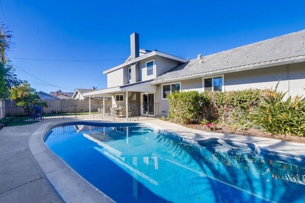 Gorgeous Upgraded 5 Bedroom & 3 Bath Home With Pool - Orange, CA