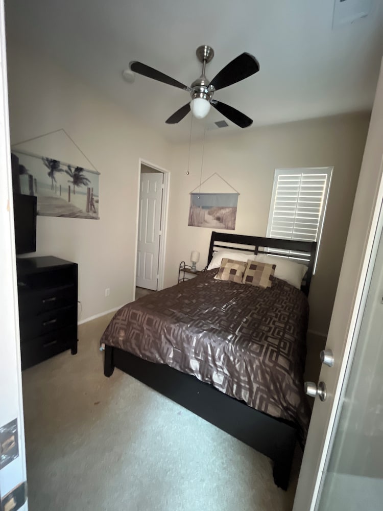 Cozy Retreat: Your Home Away From Home - Indio, CA
