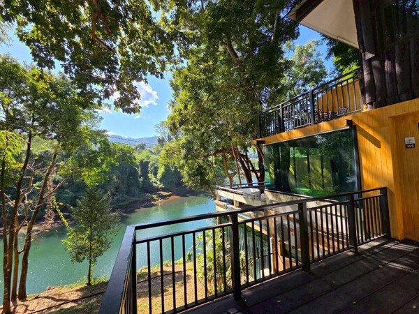 Puprai Tarnnarm Resort - Thong Pha Phum District