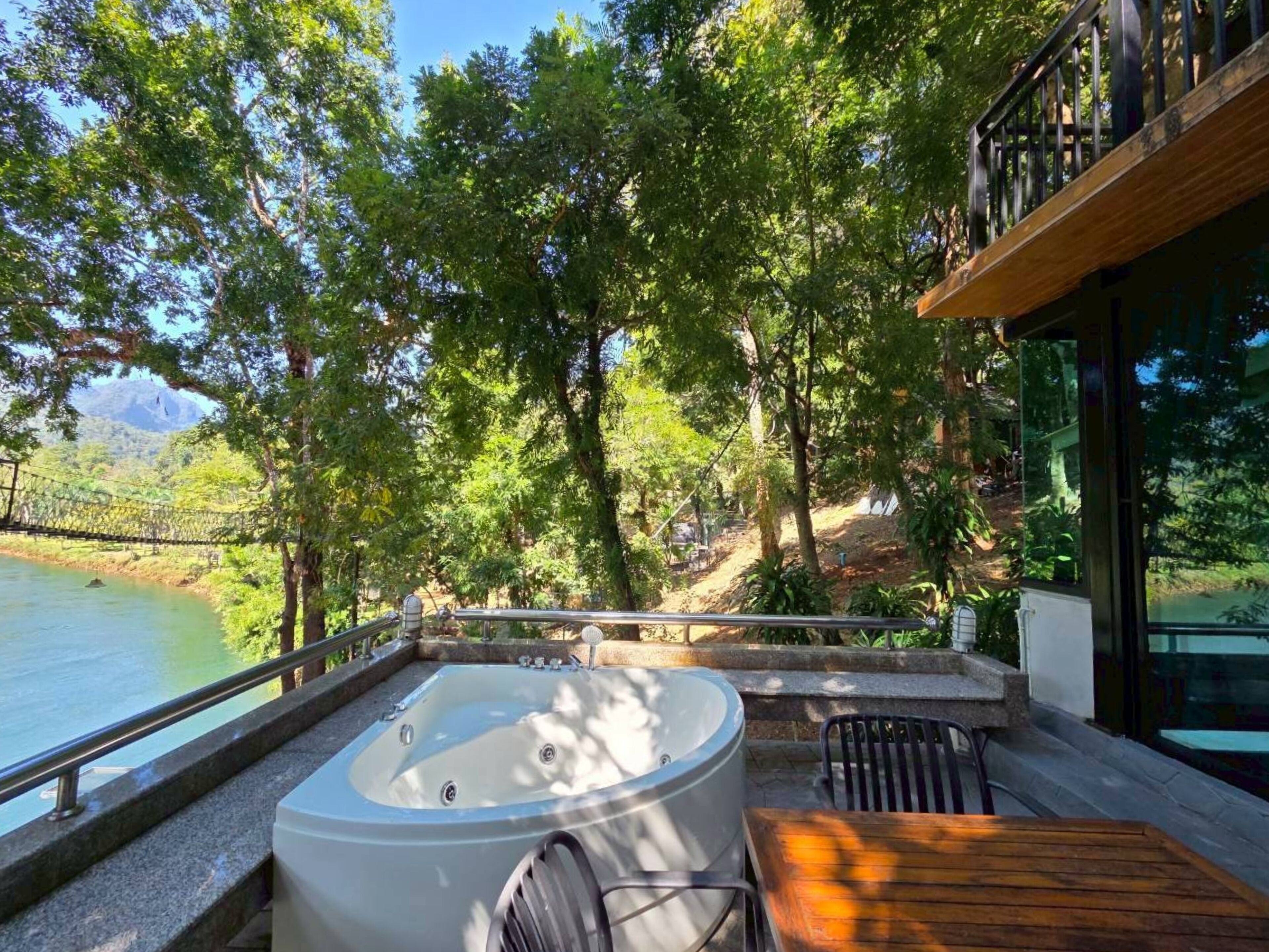 Quarto Triplo Deluxe | Vista da varanda