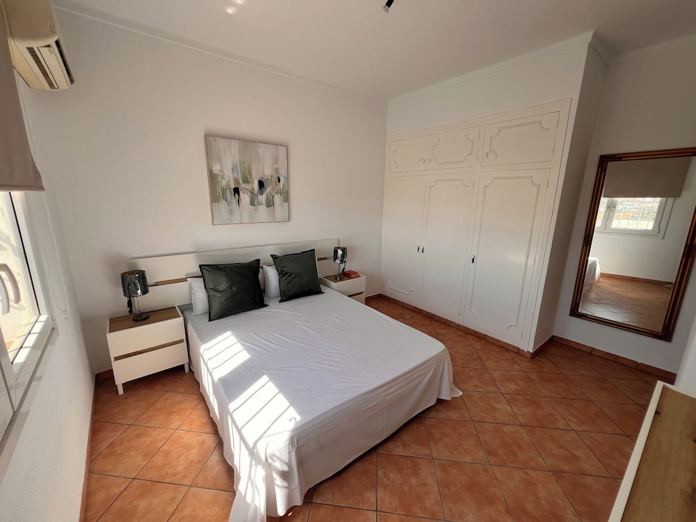 Tranquilo Y Espacioso Chalet En Torrox Costa - Torrox
