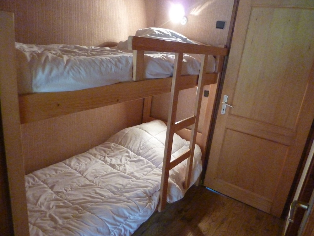 Duplex Studio Near Morzine Center - Sleeps 6, Balcony, Ski Locker, Garage - Morzine