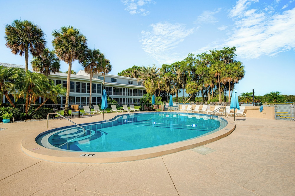 Pool Access & Lanai: Riverfront Welaka Condo! - Lake Broward, FL
