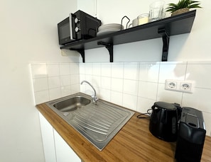 Premium for 2 | Cozinha privada | Frigobar, micro-ondas, máquina de café expresso