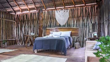 1 quarto, com decoração personalizada, com mobília individualizada