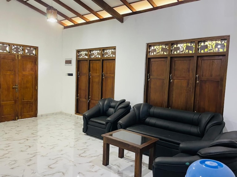 The Korea Inn - Mirissa