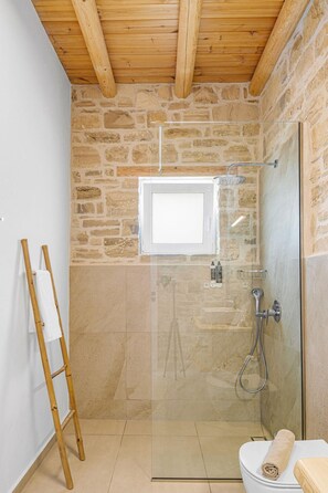 Vila, para fumantes | 2 quartos