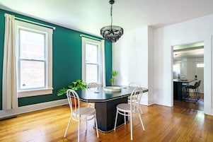 Casa Deluxe, 2 quartos, no canto | Sala de jantar