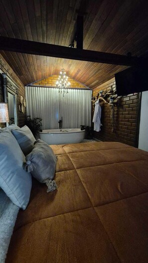 Cabana de Madeira Romântica | 1 quarto, roupa de alta qualidade, com decoração personalizada 