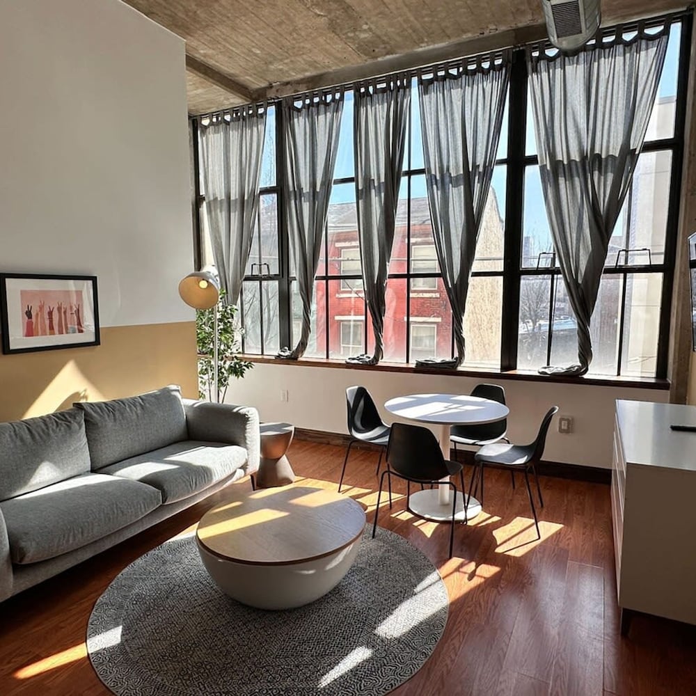 Sosuite 2br Apt W W/d, Gym, On-site Restaurant - Philadelphia, PA