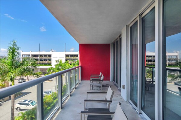 Spectacular 1br Resort Pool Gym Near Beach - Sunny Isles Beach, FL