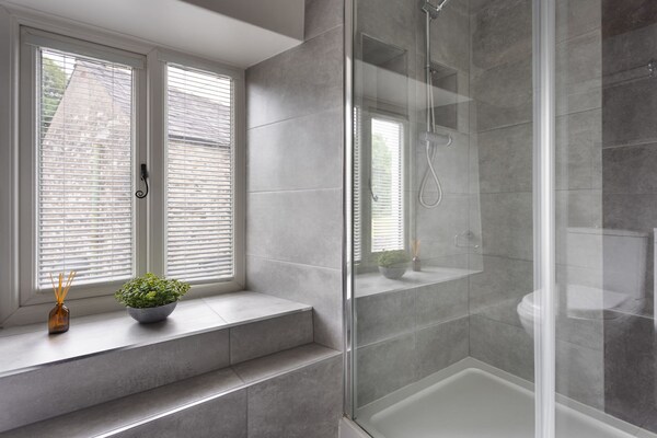 The Coronation Family Cottage - Hot Tub - Grange-over-Sands