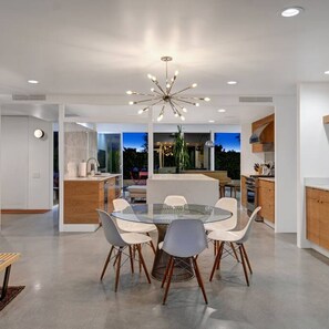 Casa | 2 quartos, internet de alta velocidade 