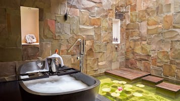 Suite Júnior, vista para o mar | Camas de colchão Select Comfort, minibar, cofre no quarto