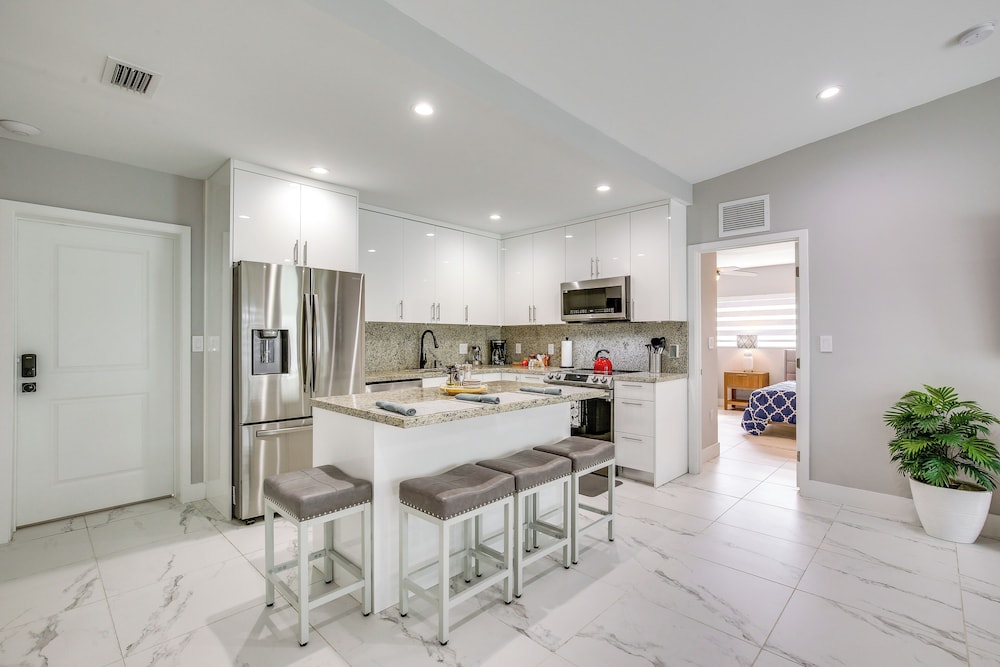 Chic North Miami House ~ 7 Mi To Hard Rock Stadium - Miami, FL