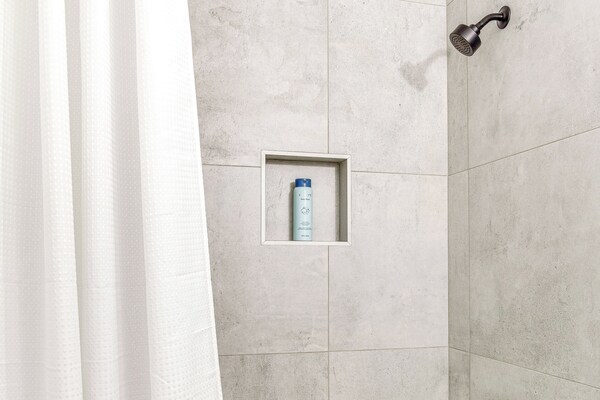 Sleek Tennessee Retreat: 2 Mi To Center Hill Lake! - Smithville, TN