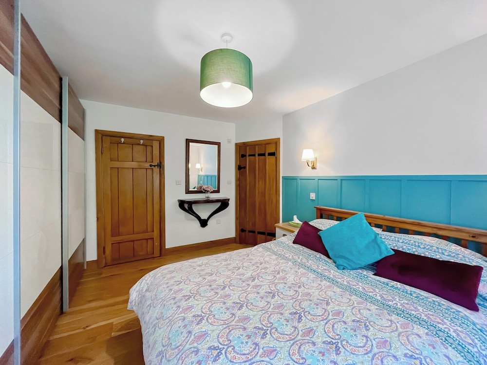 3 bedroom accommodation in Atworth, Near Melksham - Atworth | Vrbo