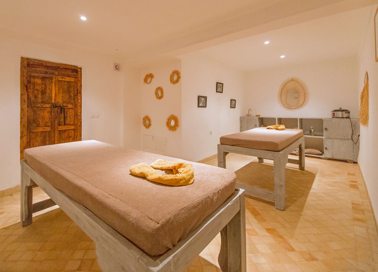 Sala(s) para tratamentos a casais, massagens desportivas, massagens 