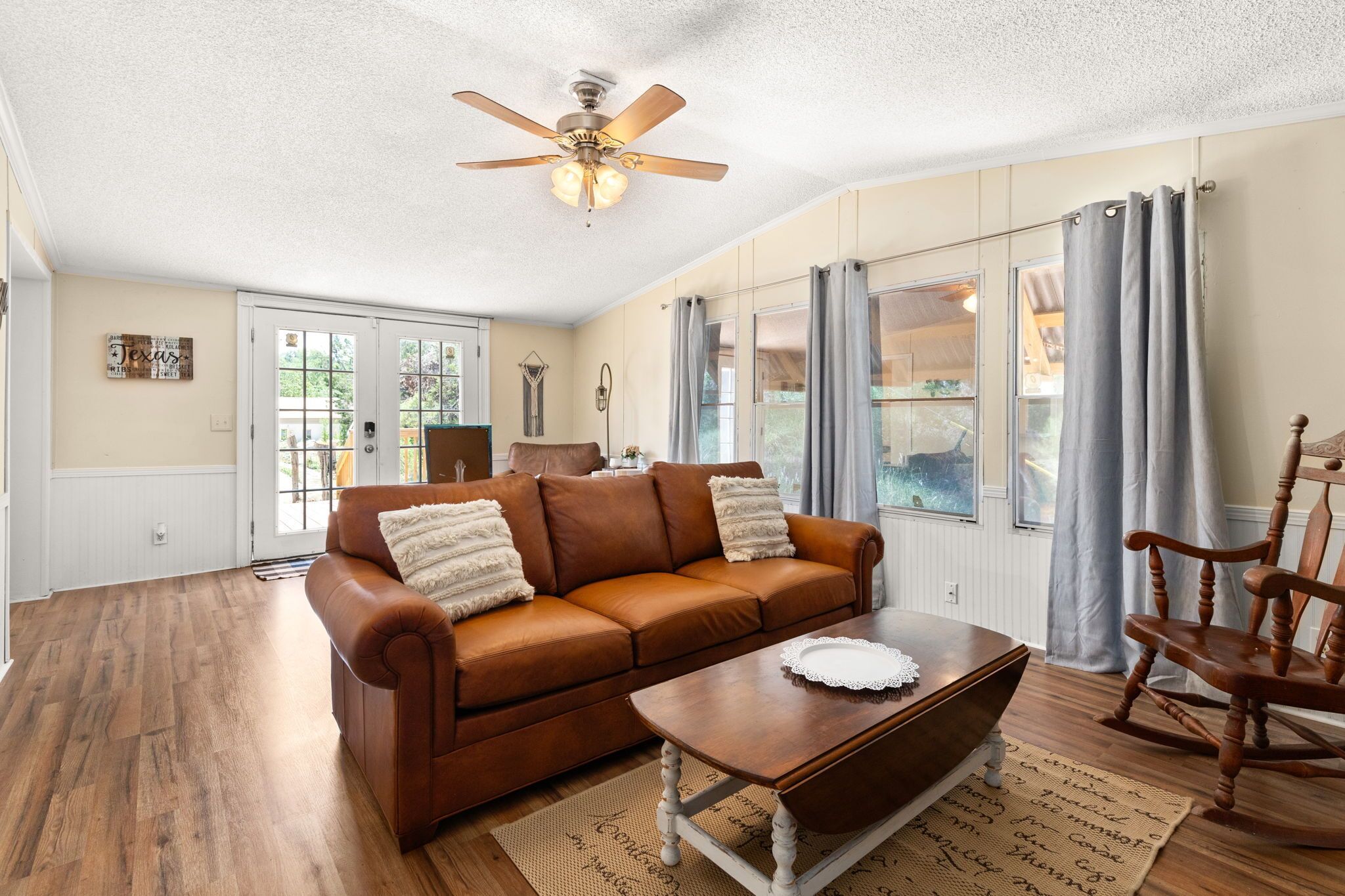 Firefly Lake House - Canyon Lake, TX