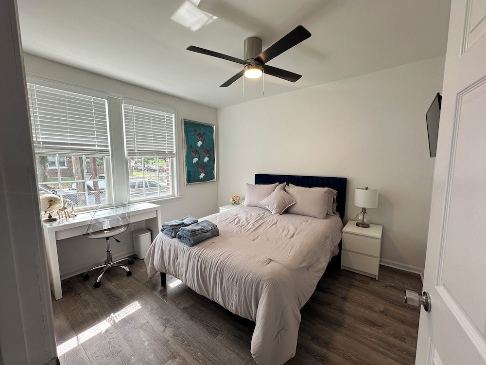 Dc Tranquil 2br W/ Laundry, Parking & Dishwasher - Rockville, MD