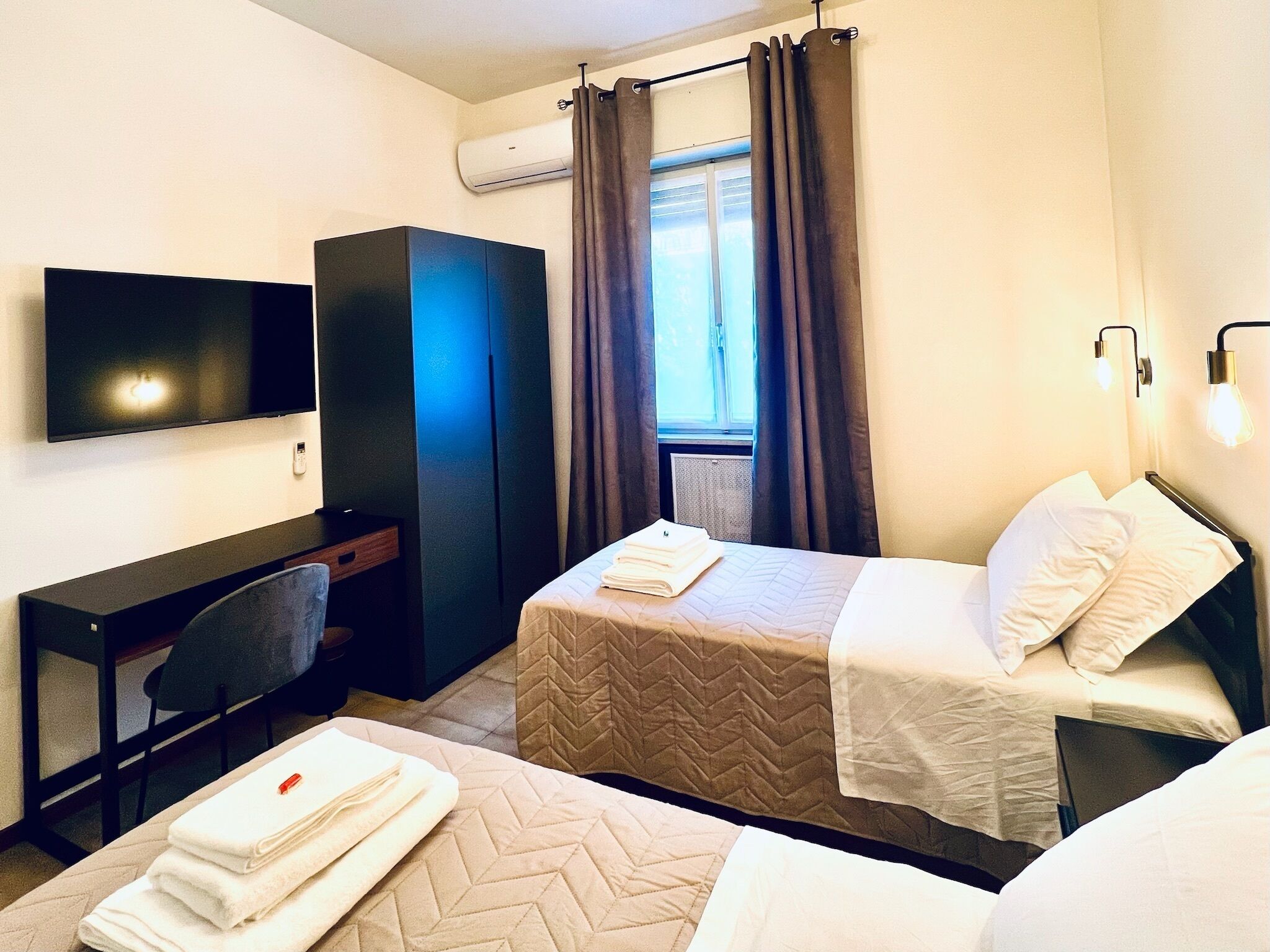 Two-bedroom Apartment Without Kitchen - Piacenza