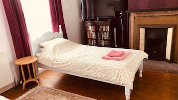 Quarto Duplo Deluxe, várias camas, não fumadores, vista para o mar | Ferro/tábua de engomar, Wi-fi grátis