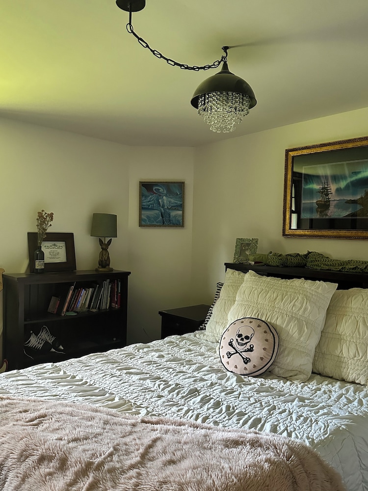 Beautiful custom octagon chalet close to the Kilcher homestead. - Fritz ...