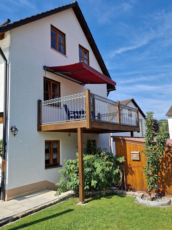 Vacation Apartment With Balcony 74sqm - Regensburg