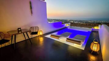 Quarto casal superluxo, 1 cama King, piscina particular, de frente para o mar | Terraço/pátio