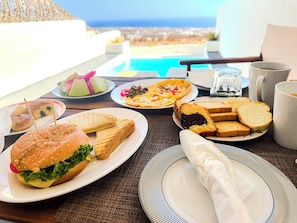Pequeno-almoço completo diário incluído 