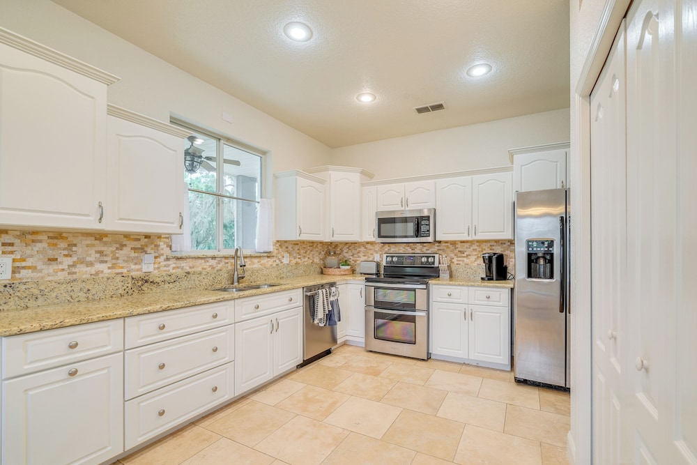 Private Beach At Lakefront Summerfield Getaway! - The Villages, FL