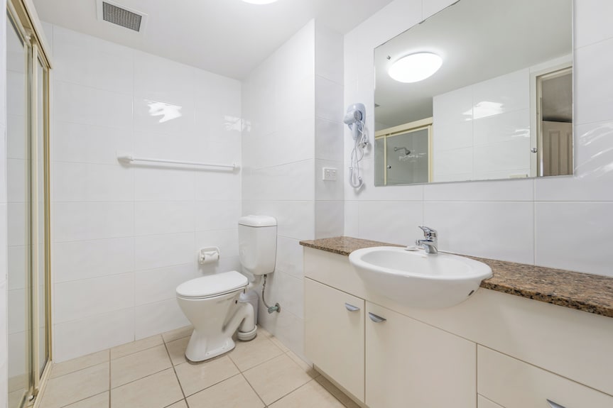 Northpoint 402 - One Bedroom Spacious Water View Apartment - Port Macquarie