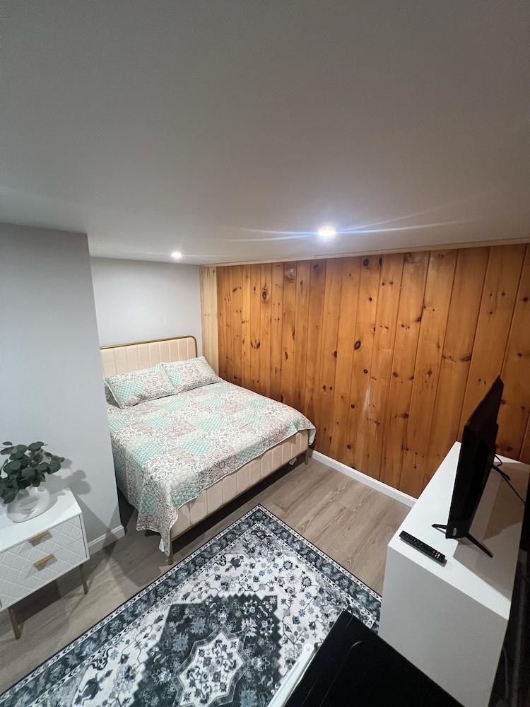 More Then A Motel With Garden , Renovated Rooms At Heart Of Boothbay - Boothbay, ME