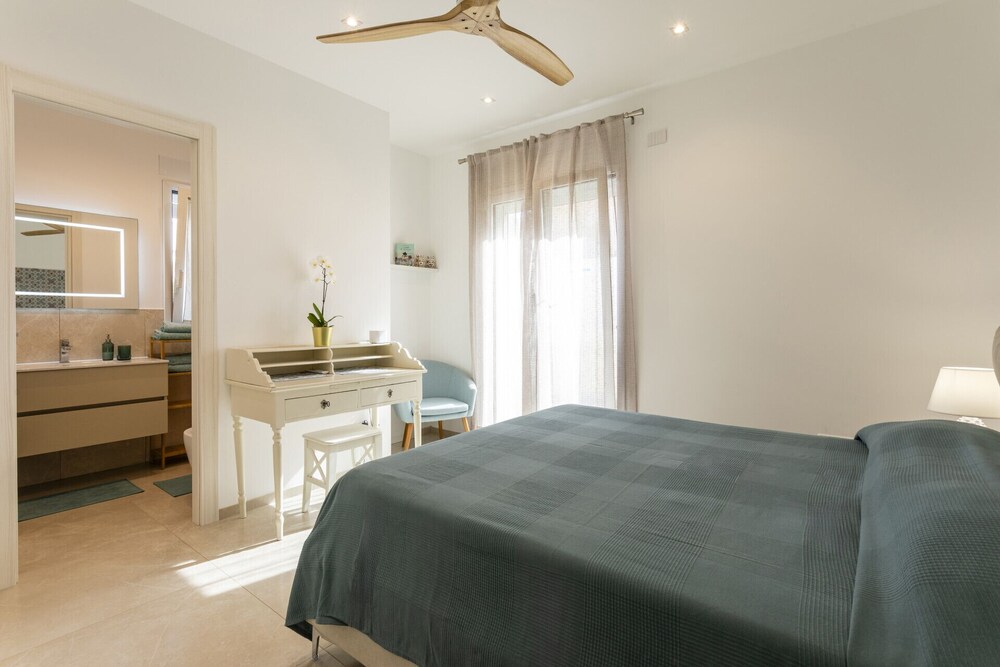 Villa Acquamarina - Villa at 30 meters from the beach - Santa Maria del ...